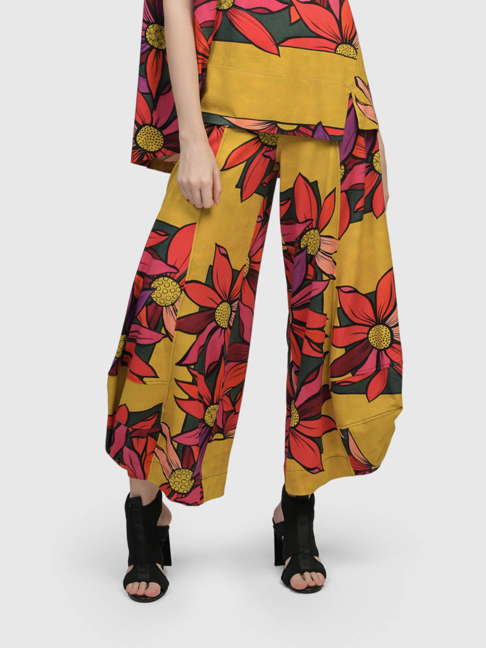 Alembika - Art To Wear Clothing | Statement Boutique