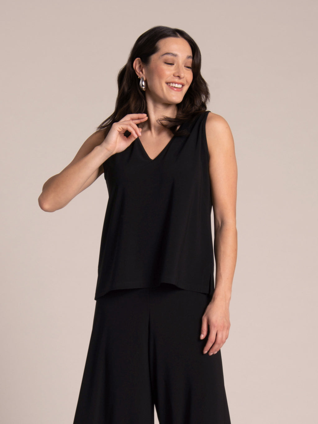 Sympli Go To V-Neck Tank Relax Short, Black – Statement Boutique